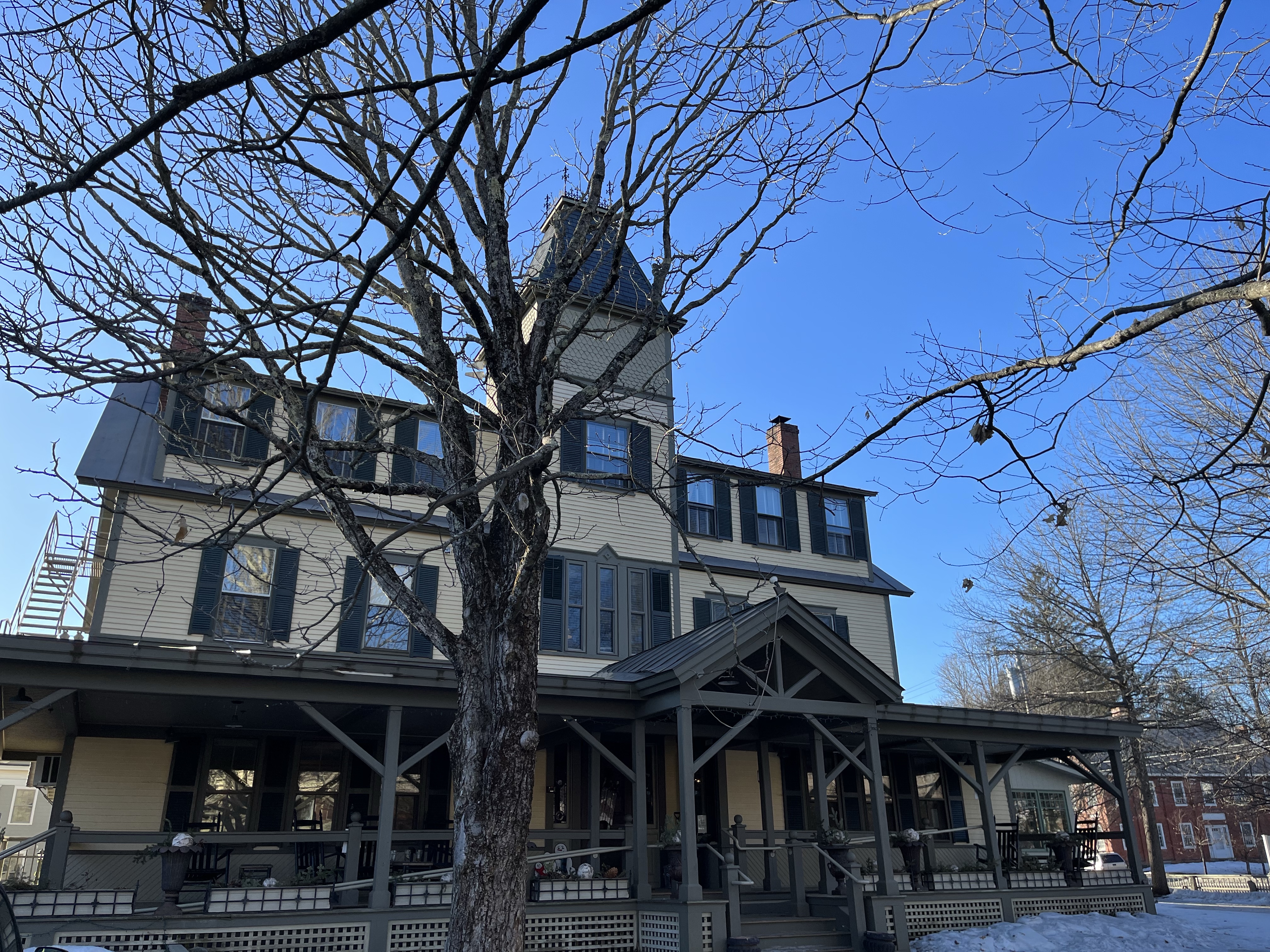 Norwich Inn - Backyard Road Trips